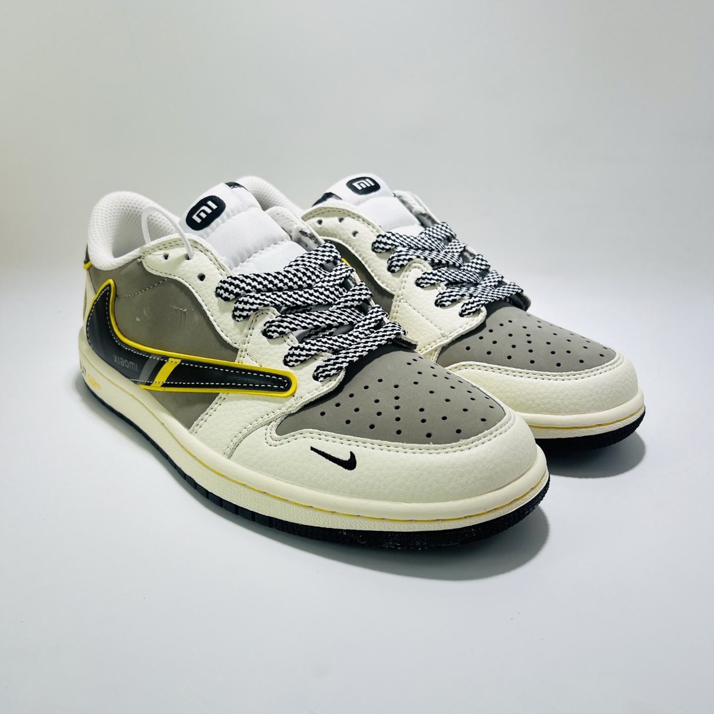 YupooPA Shoes: Travis Scott × AJ1 Low x Xiaomi Su7 - Grey/Black Custom ...